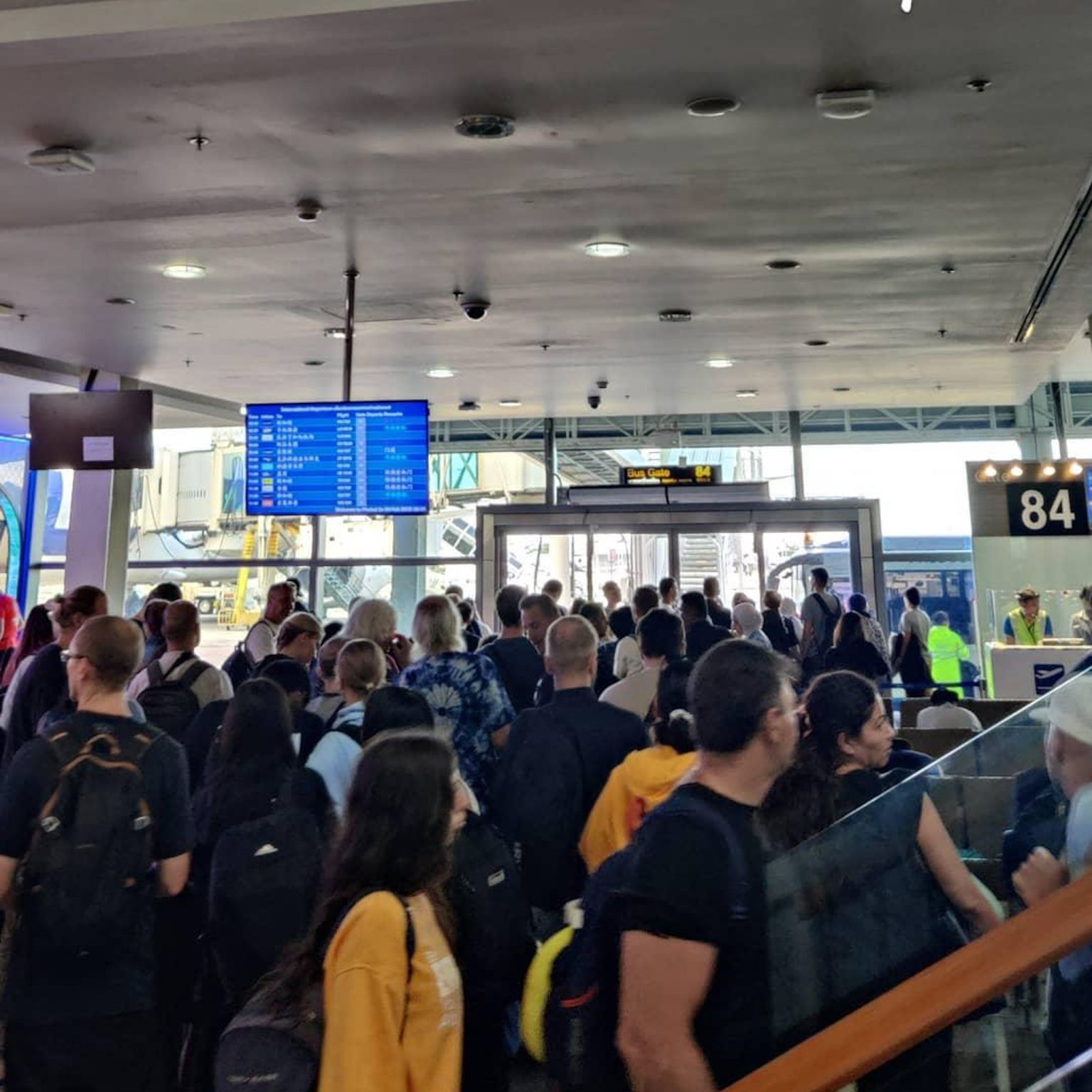 25 Tips On How To Be A Good Air Traveler