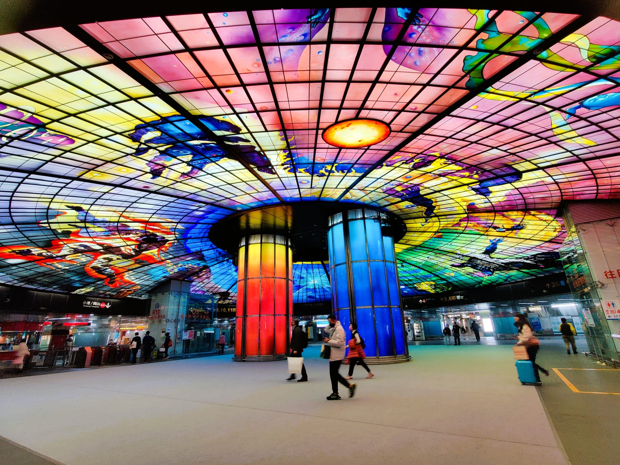 One Of The World's Most Beautiful Subway Stations Is In Taiwan