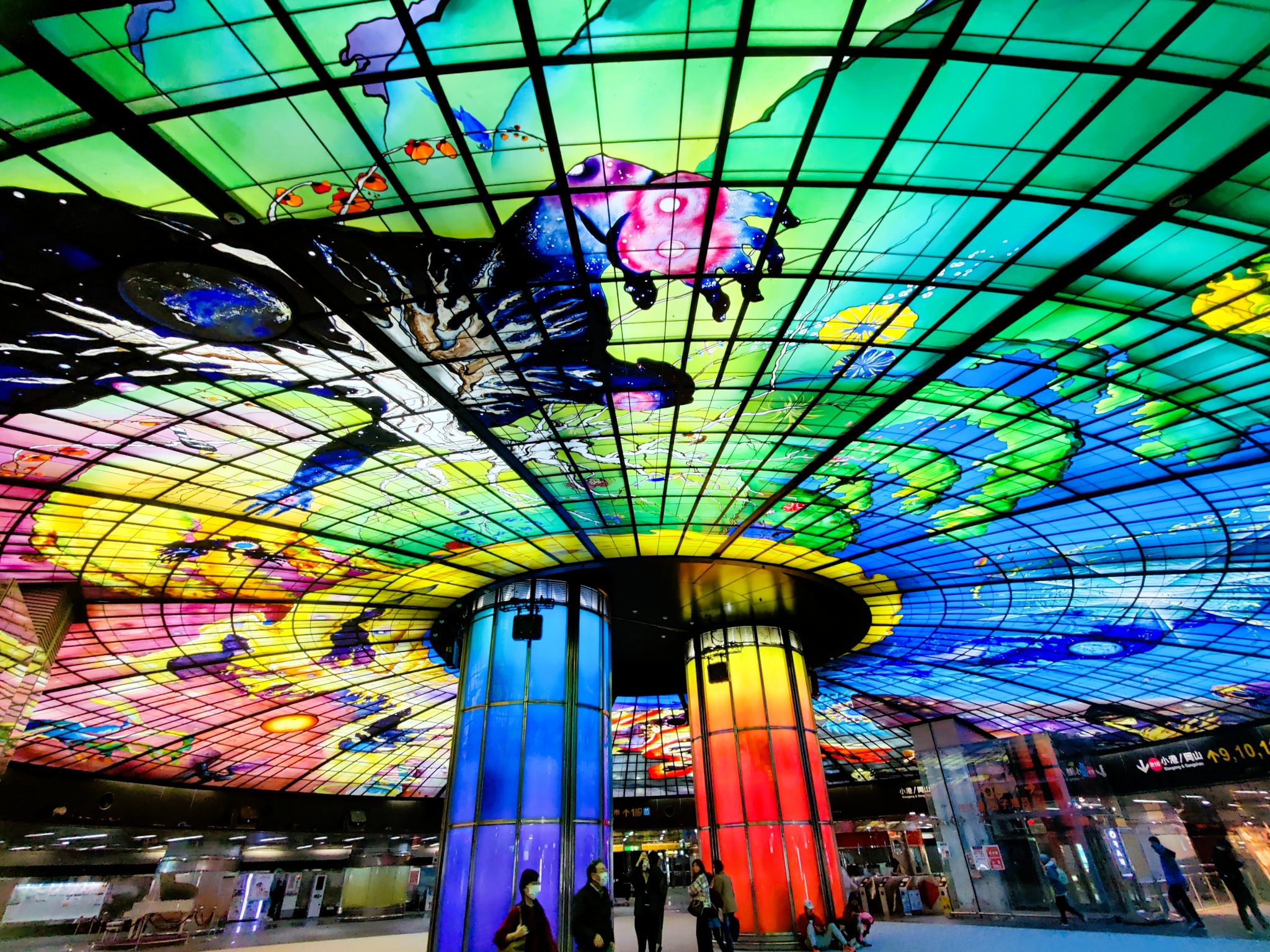 One Of The World's Most Beautiful Subway Stations Is In Taiwan